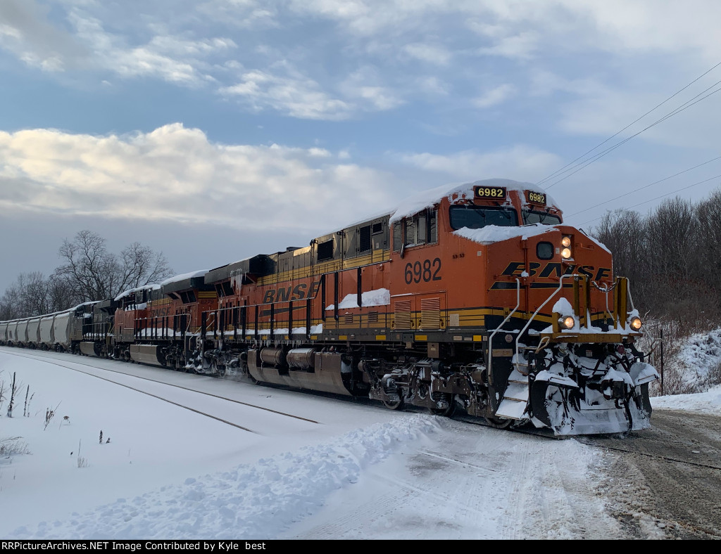BNSF 6982 on 68N